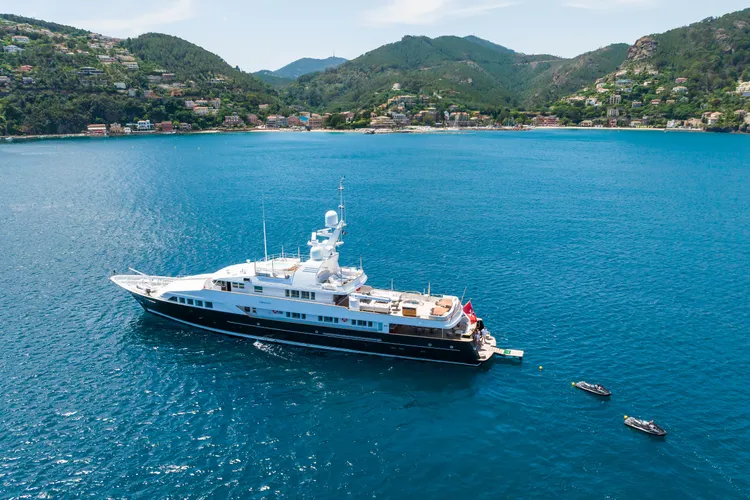 EMERALD yacht for charter (Feadship, 50.4m, 1990)